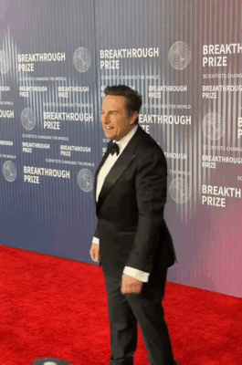 Magic Hour | Elon Musk Posing on Red Carpet - Video Face Swap Template